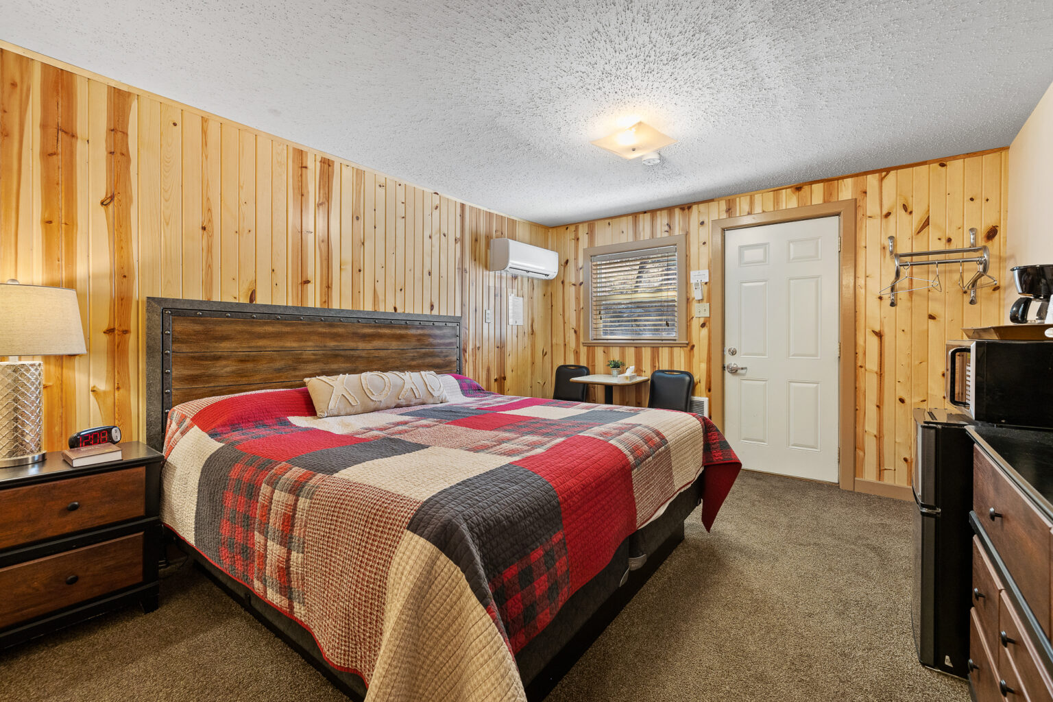 Rockerville Lodge and Cabins | Modern & Rustic Getaway | Rockerville, SD
