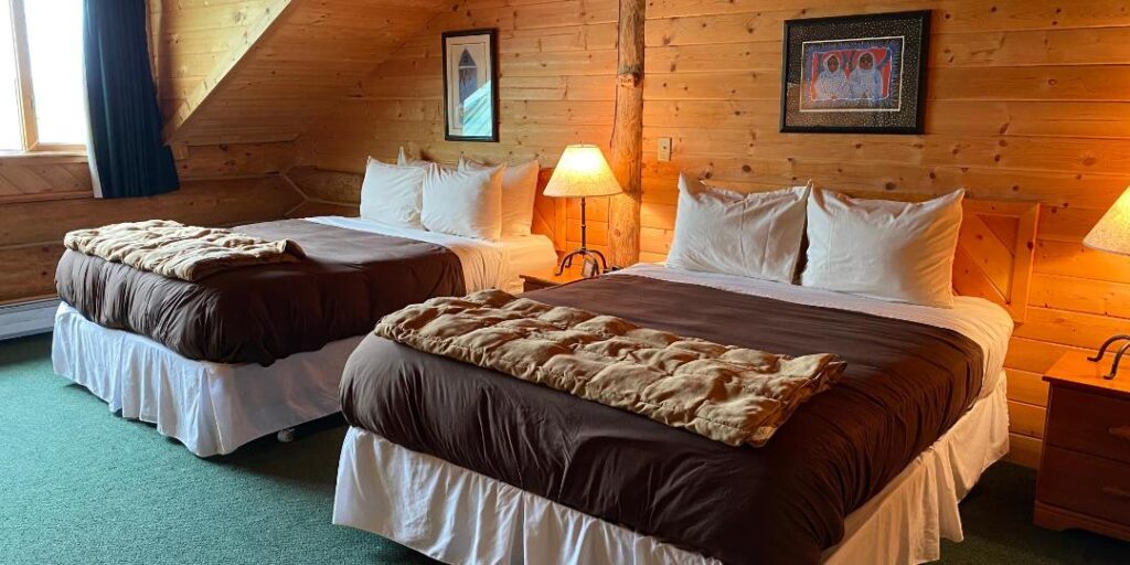 Rooms - BEAR TRACK INN