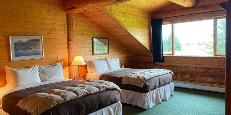 Rooms - BEAR TRACK INN