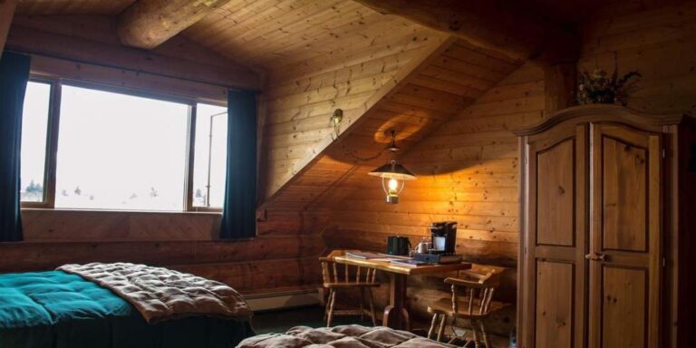 Rooms - BEAR TRACK INN