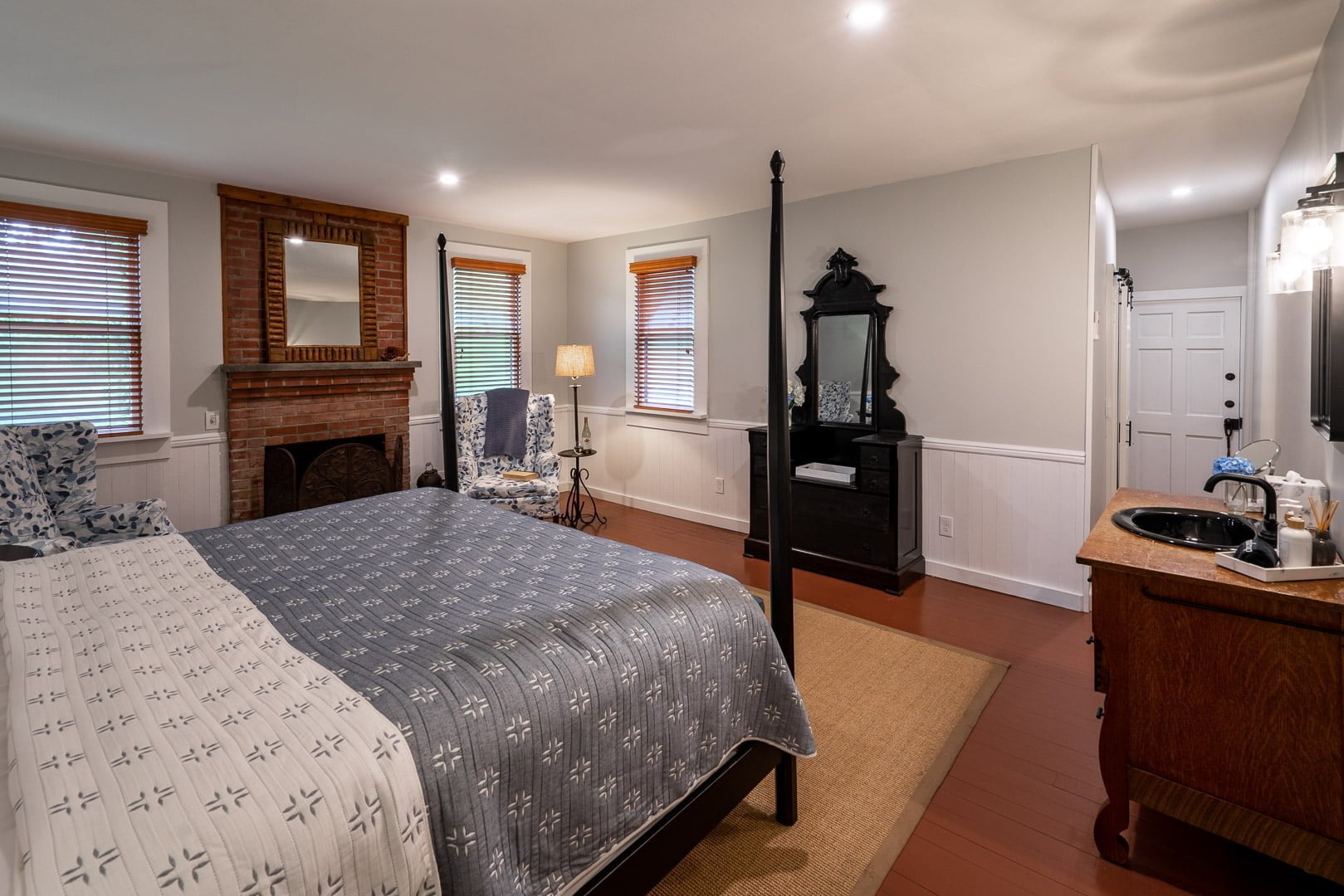 Vineyard Room - Beechwood Inn