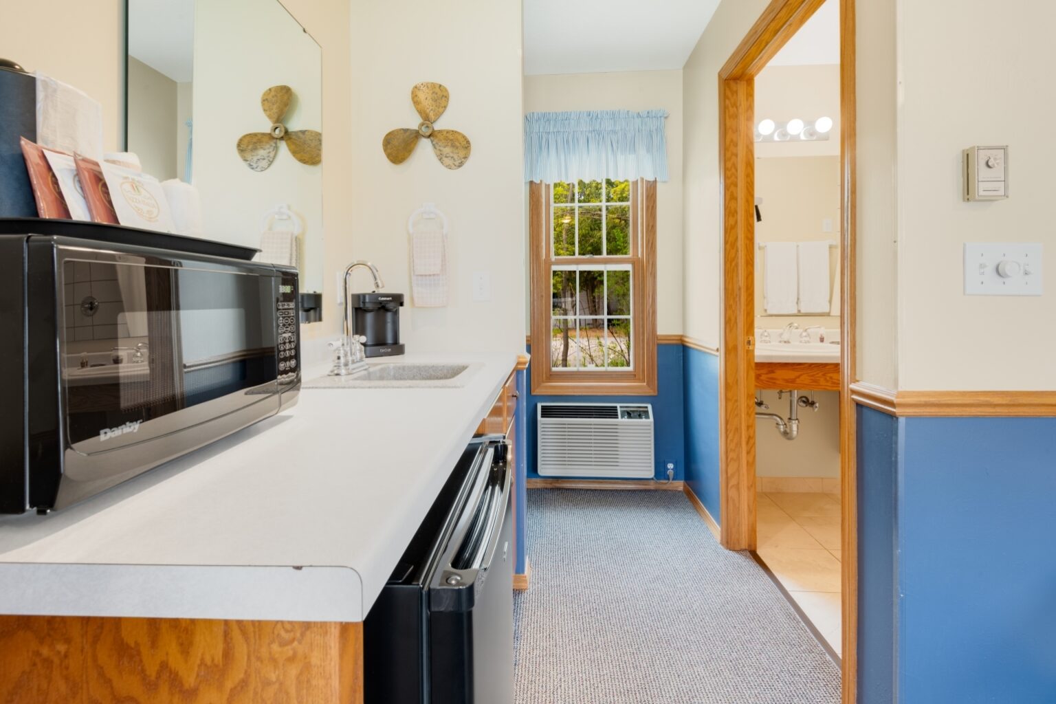 Queen, Partial Harbor View (1st or 2nd Floor) - Bay Breeze Resort