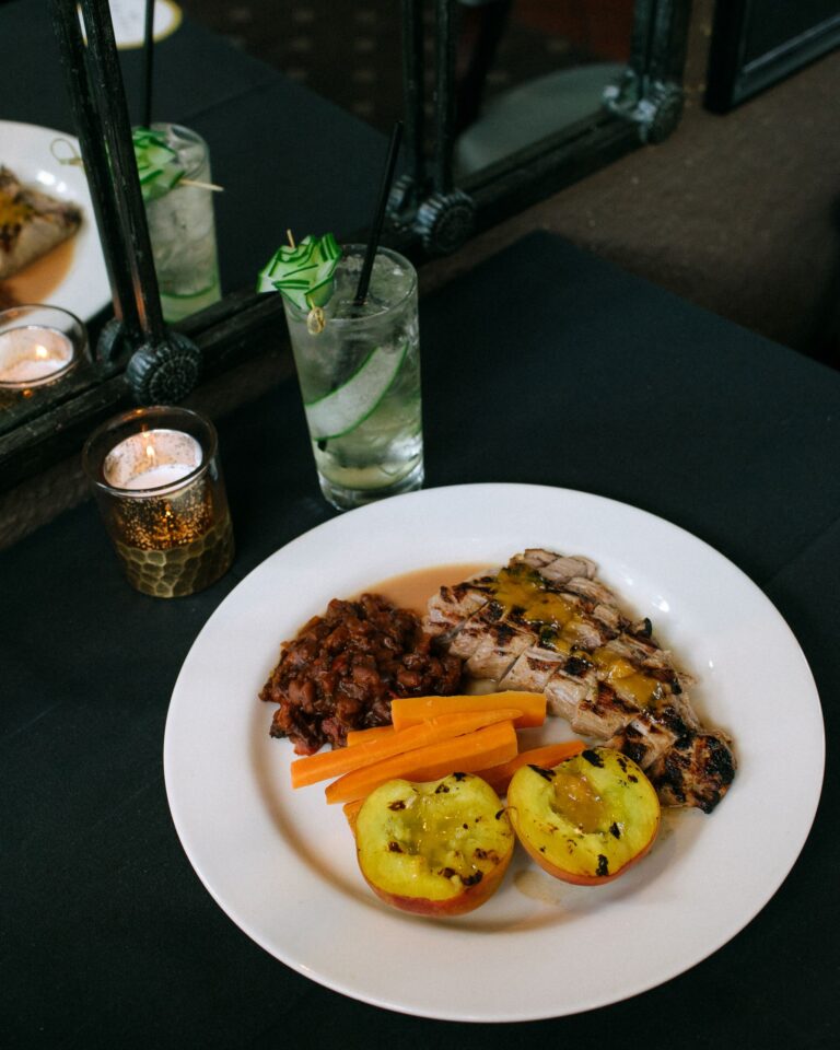 Restaurants & Lounge in Jackson, MS. Historic Fairview Inn