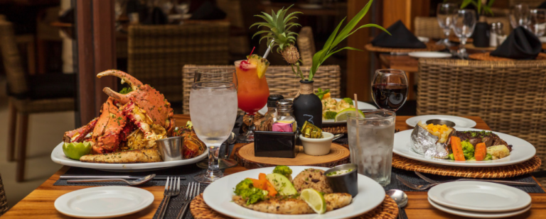 What to Eat in Roatan: Must-Try Island Food & Drinks