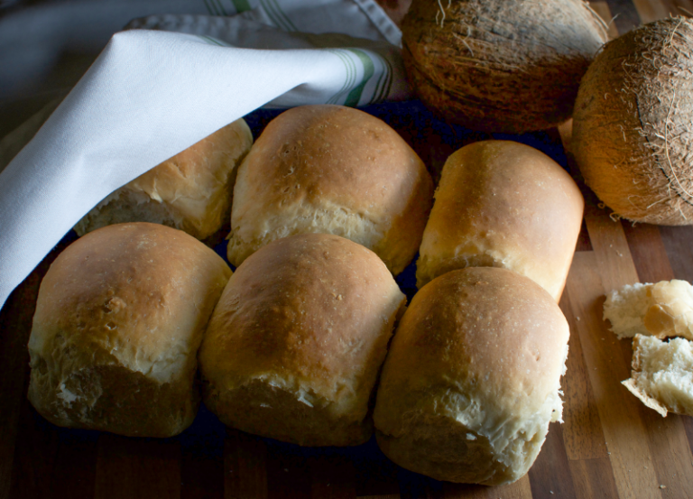 What to Eat in Roatan: Must-Try Island Food & Drinks