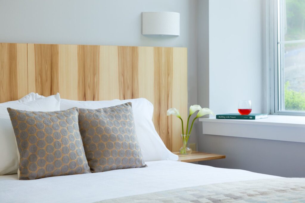 Contemporary Hotel in Pocono Mountains | Hotel in Hawley PA | Ledges Hotel