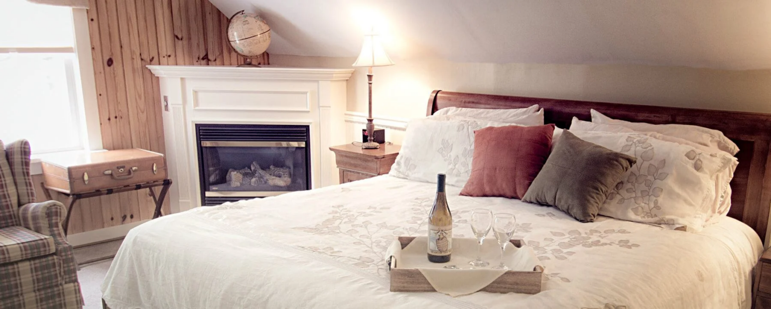 Mountaintop Lodge at Lake Naomi | Bed & Breakfast in the Poconos