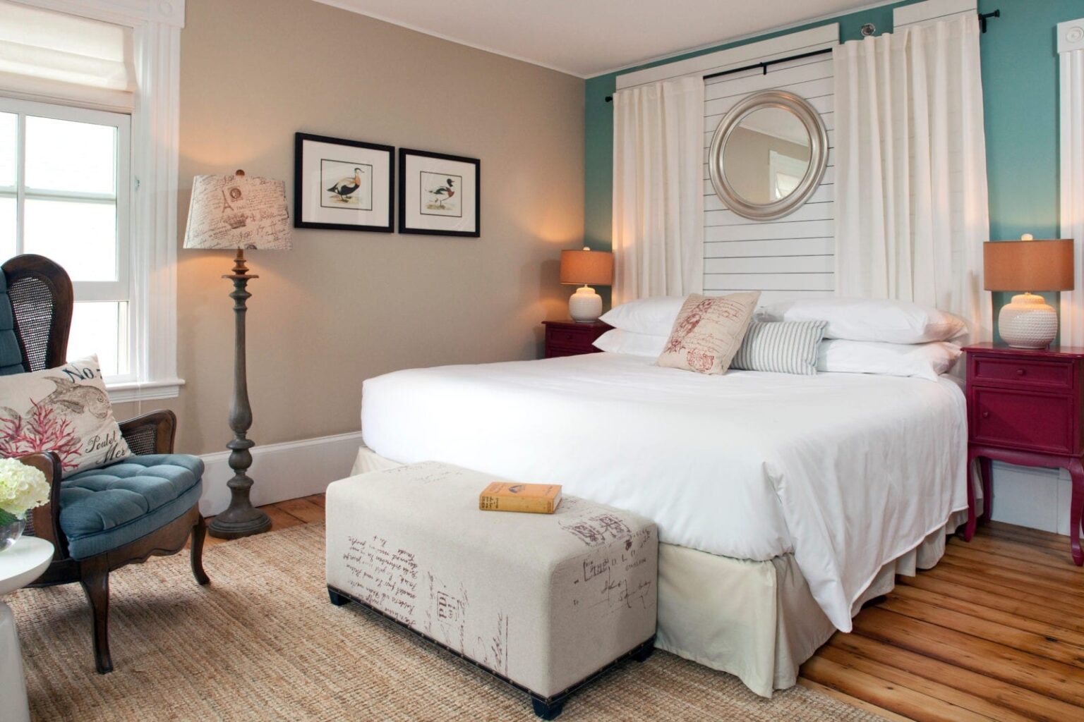 Vintage Restored Rooms in Cape Cod - Woods Hole Inn