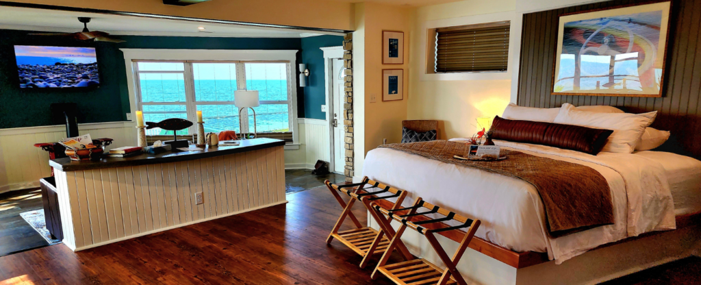 Book The Boat House | Geneva on the Lake Room | The Lakehouse Inn