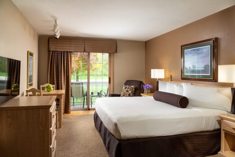 Rooms at Ashbrooke Hotel in Egg Harbor | Door County Luxury Hotel