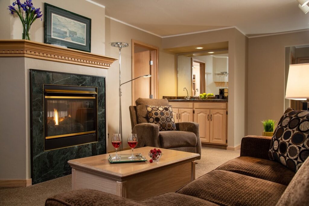 Rooms at Ashbrooke Hotel in Egg Harbor | Door County Luxury Hotel