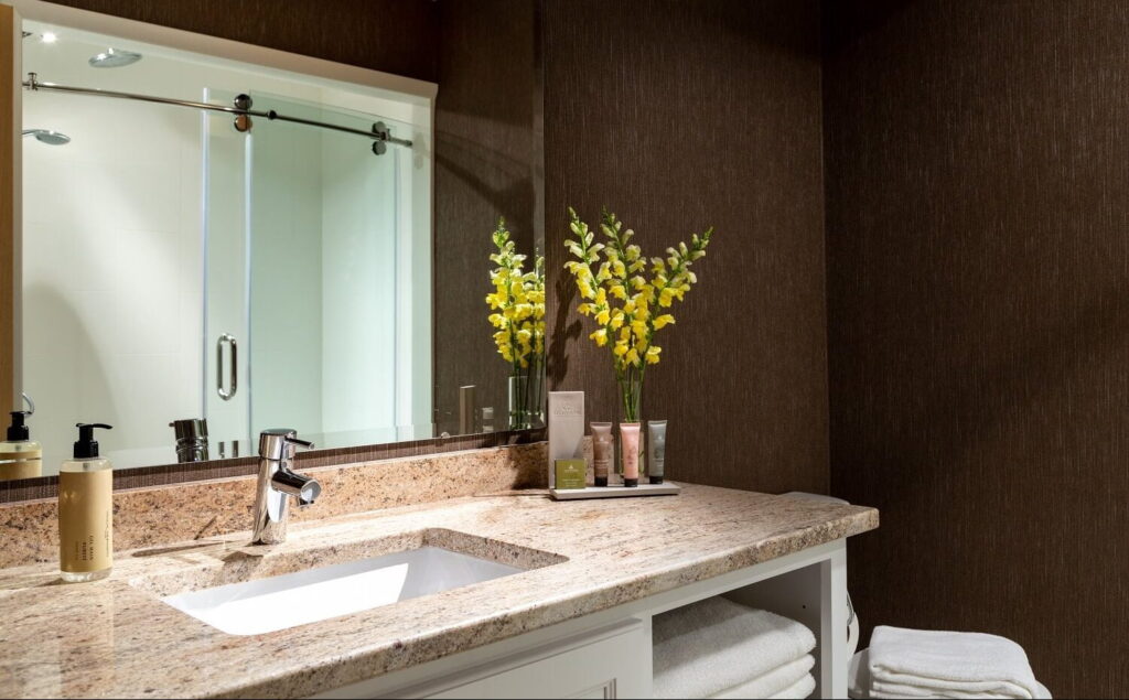 Take a Look at the Signature Room | Door County Hotel Suite | Ashbrook ...